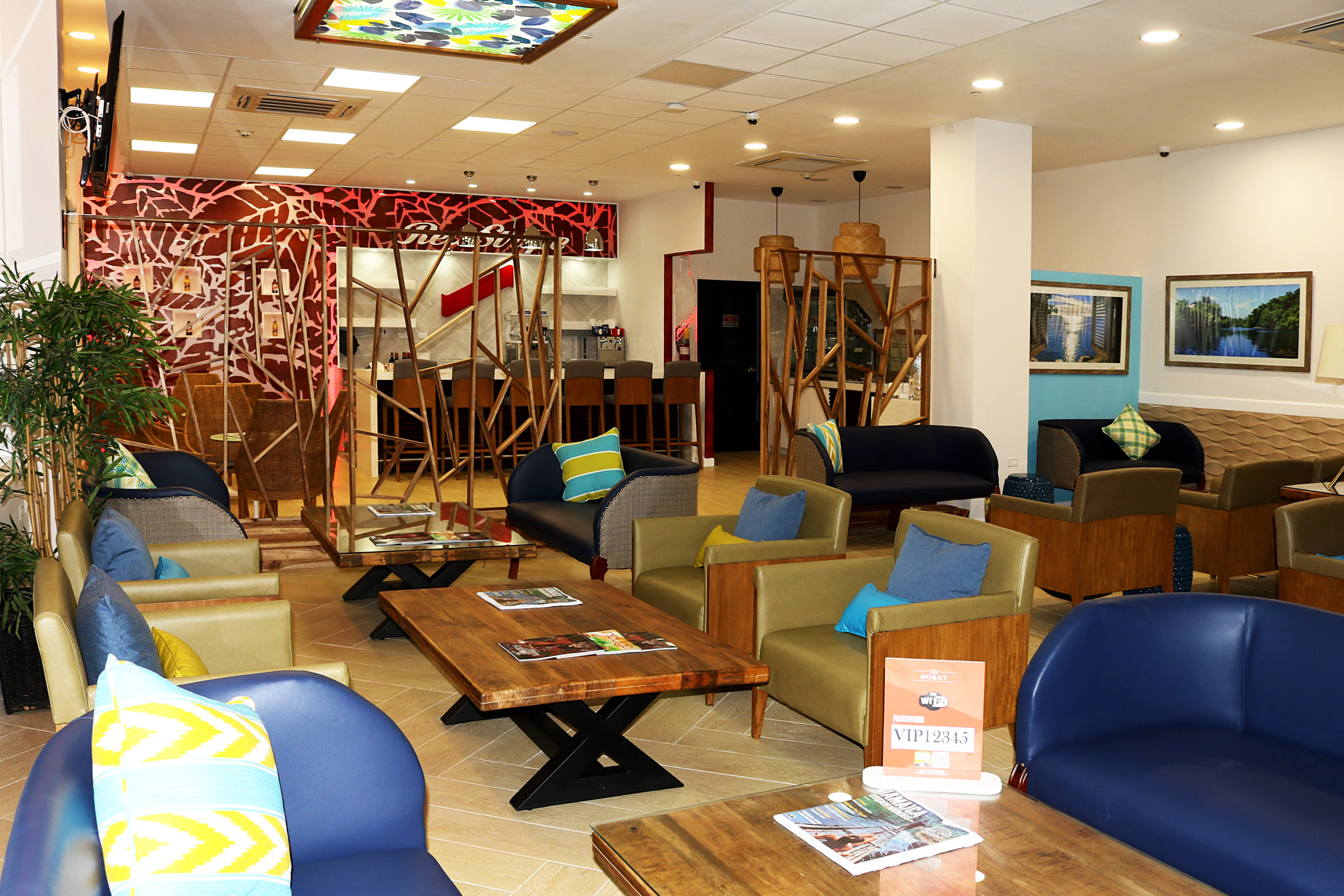 A warm Jamaican welcome awaits you at Club Mobay’s Xaymaca Lounge